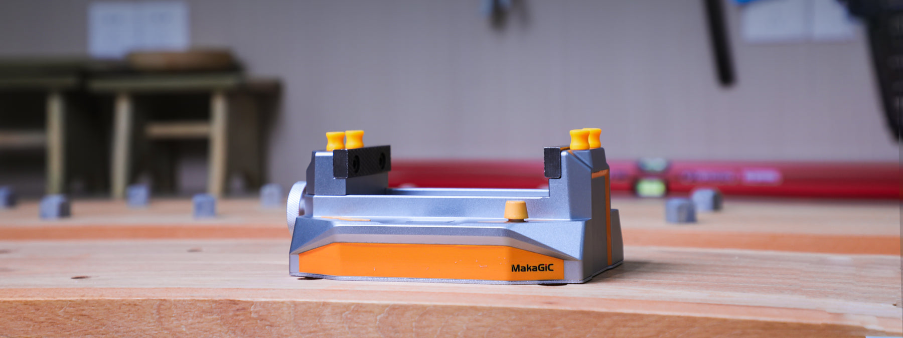 MakaGiC smart vise